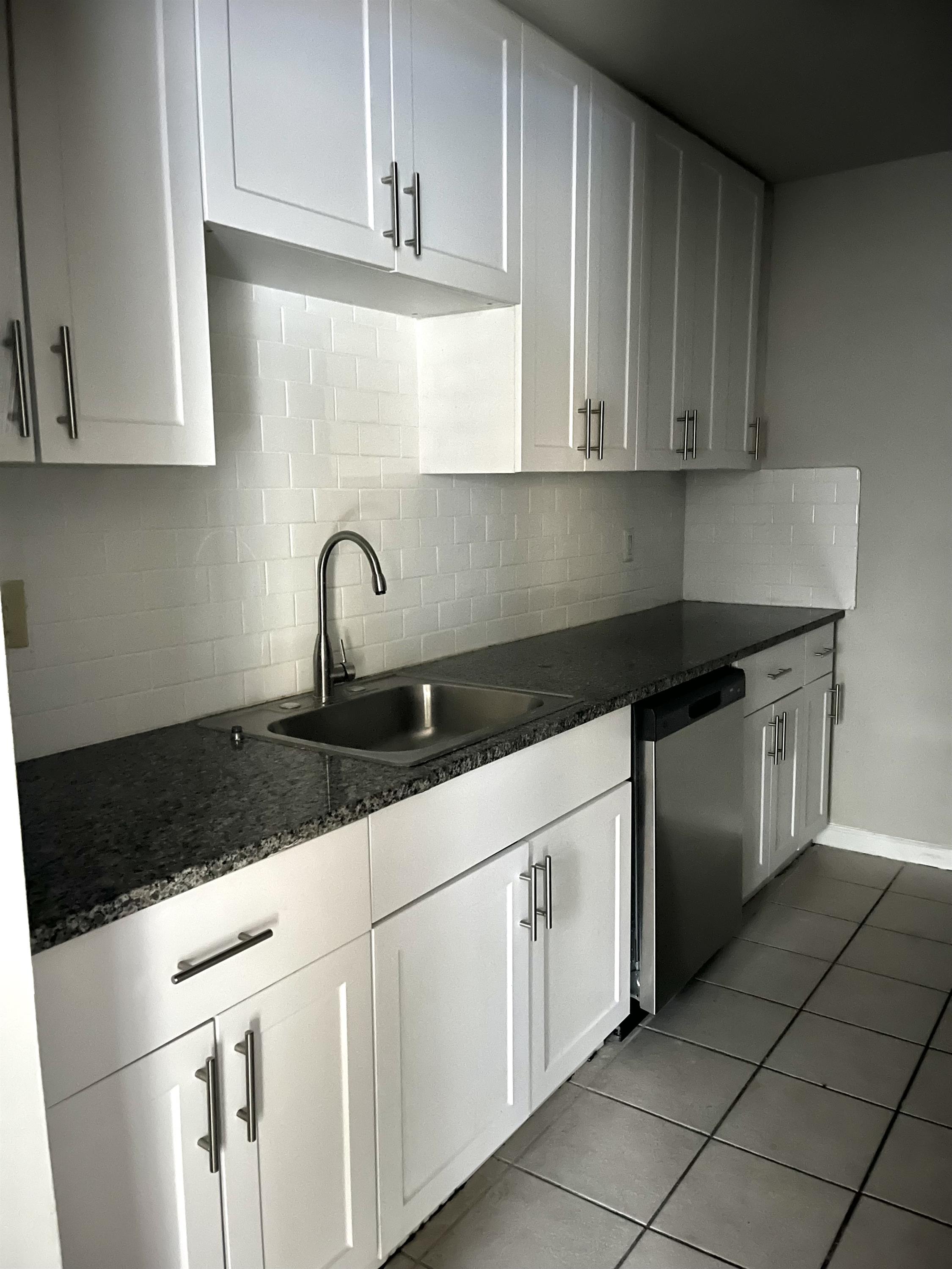 Home [contourcompanies.managebuilding.com]